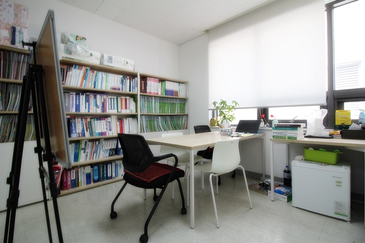 테헤란로 대로변 이면 / 실 28평 / ACE