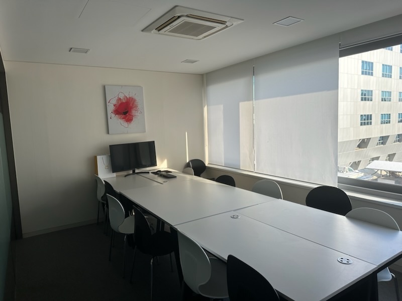 도산공원사거리 대로변 대형사무실