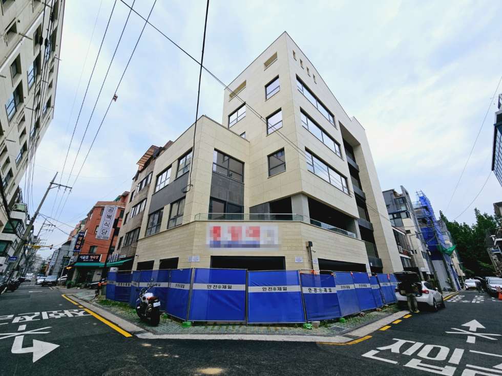 양재동 통사옥 / 코너건물